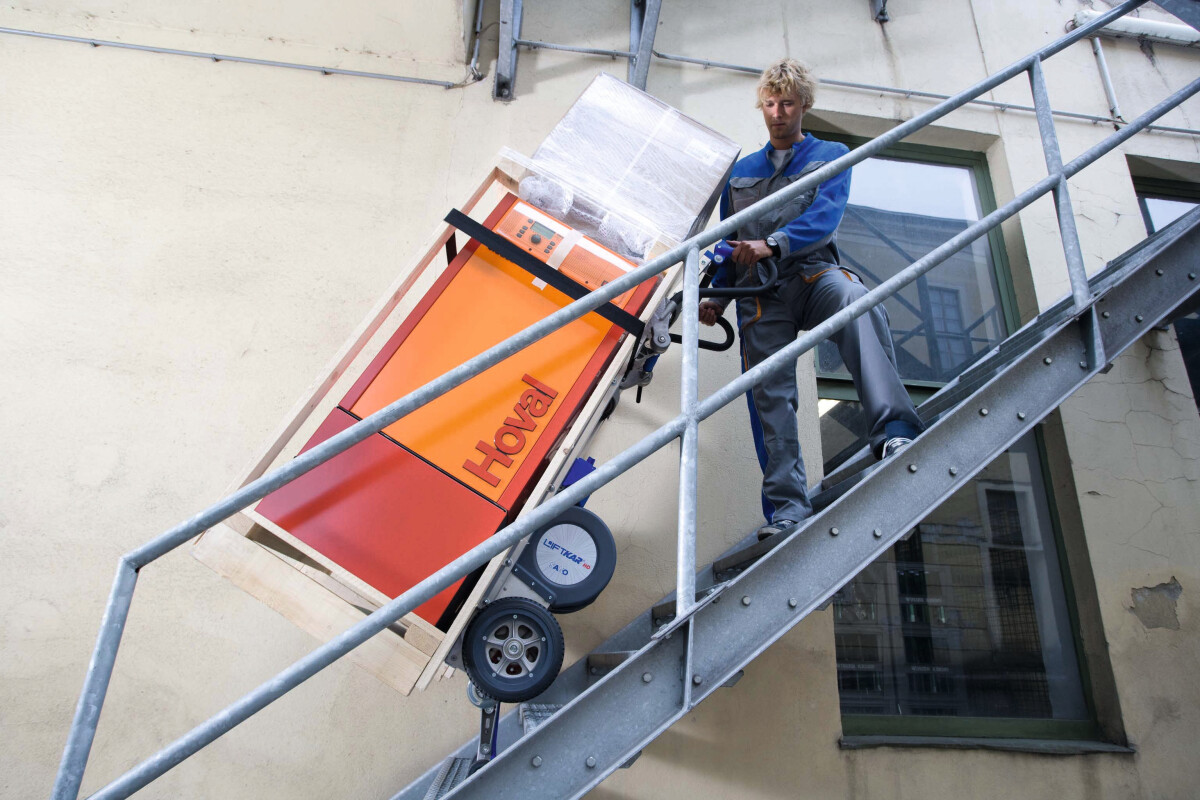 Schwere Lasten Ber Treppen Transportieren